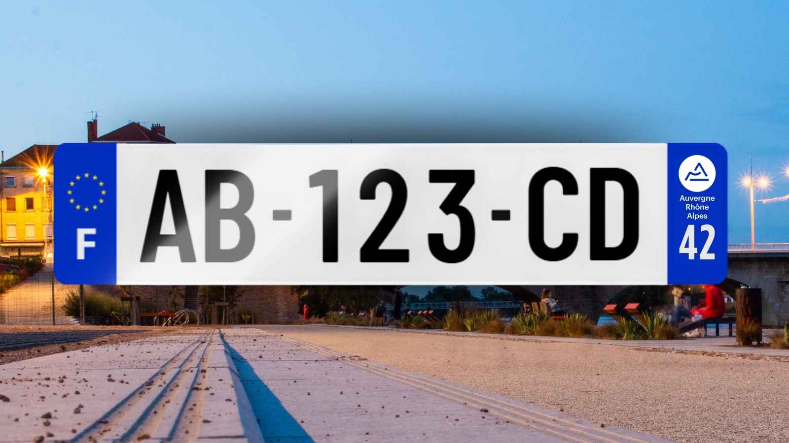 Plaque immatriculation 42 : votre style sur-mesure avec Plaques24