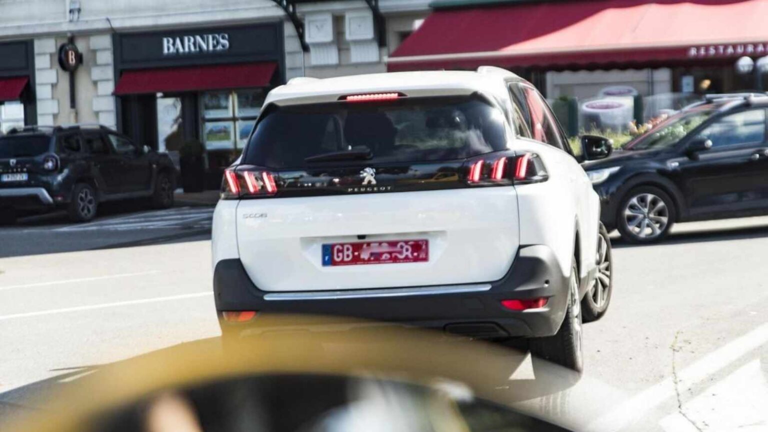 Plaque d'immatriculation rouge : c'est quoi, qui peut l'utiliser et est ...
