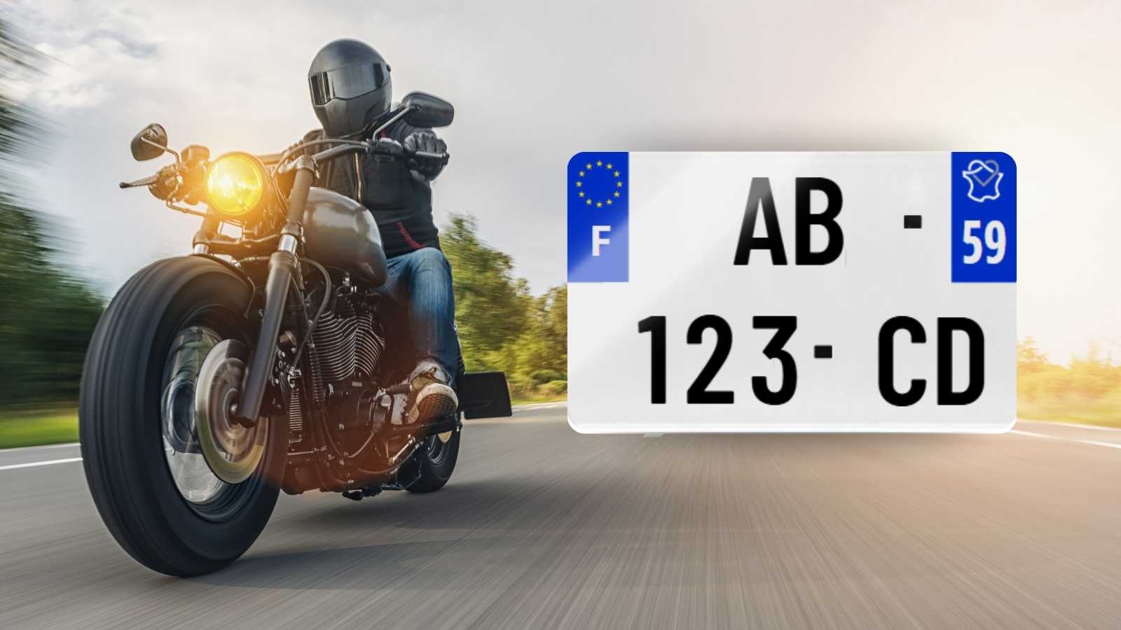 Plaque immatriculation moto : guide complet & conseils